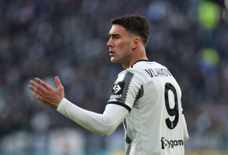 Chelsea push to sign Dusan Vlahovic as first major Xabi Alonso deal
